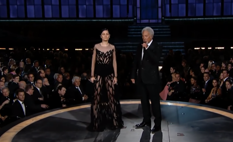 12 Most Famous Welsh Bands and Singers - 100 Welsh Heroes